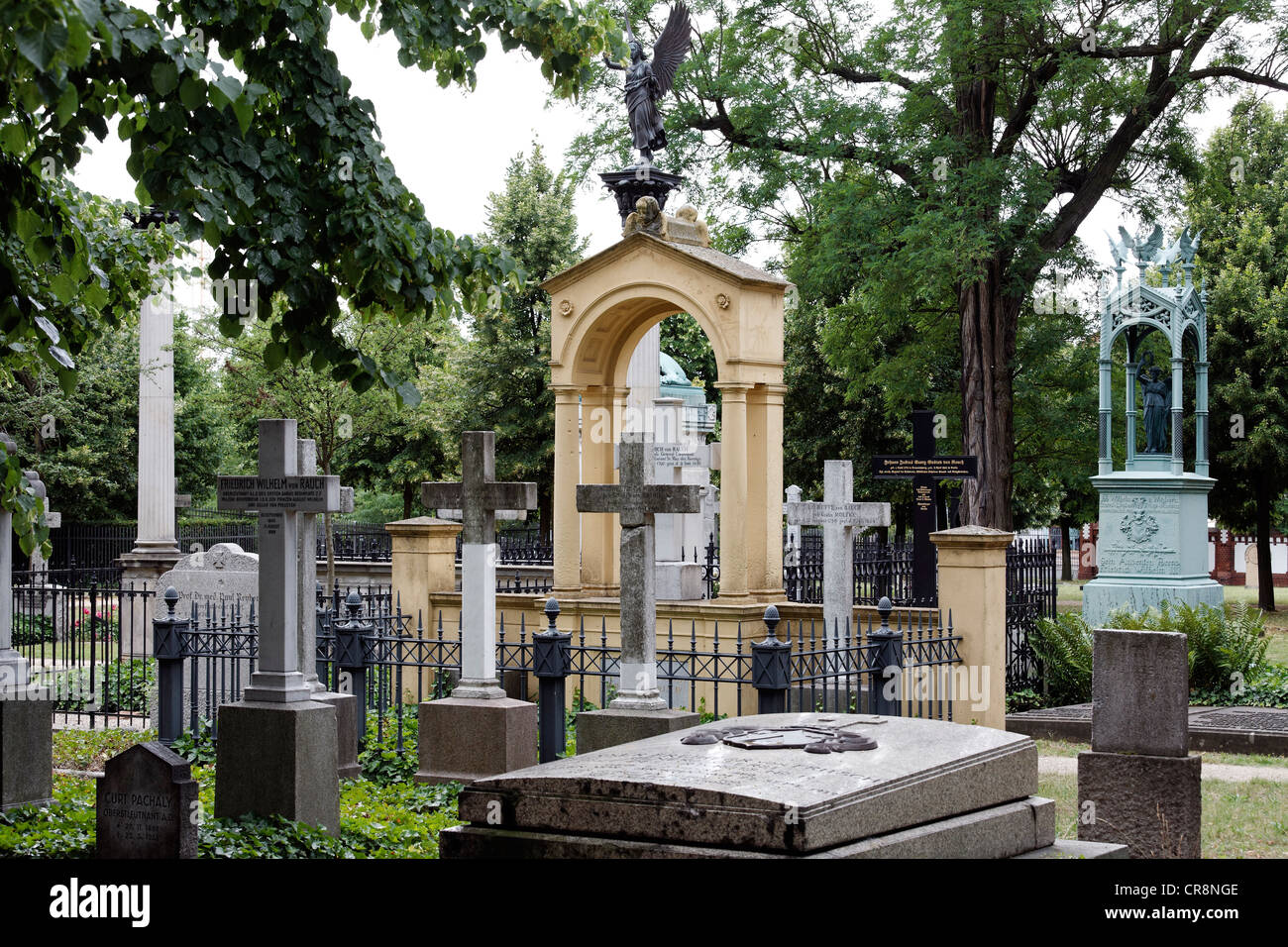 Invalidenfriedhof, Invalid's Cemetery with historic tombs, Mitte ...