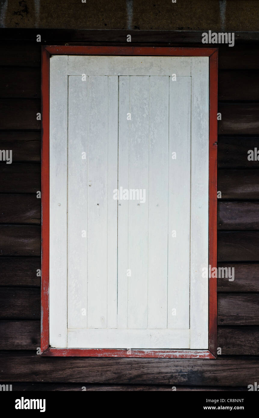 White painted old window hi-res stock photography and images - Alamy