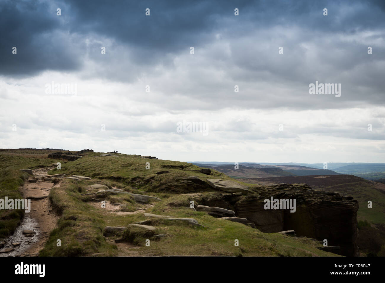 Stanage Edge in the Peak District. The longest gritstone edge in ...