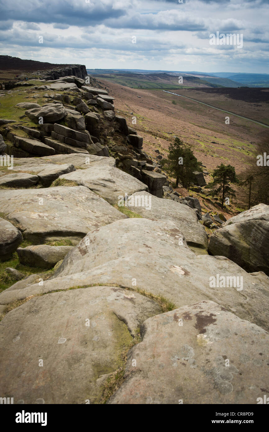 Stanage Edge in the Peak District. The longest gritstone edge in ...
