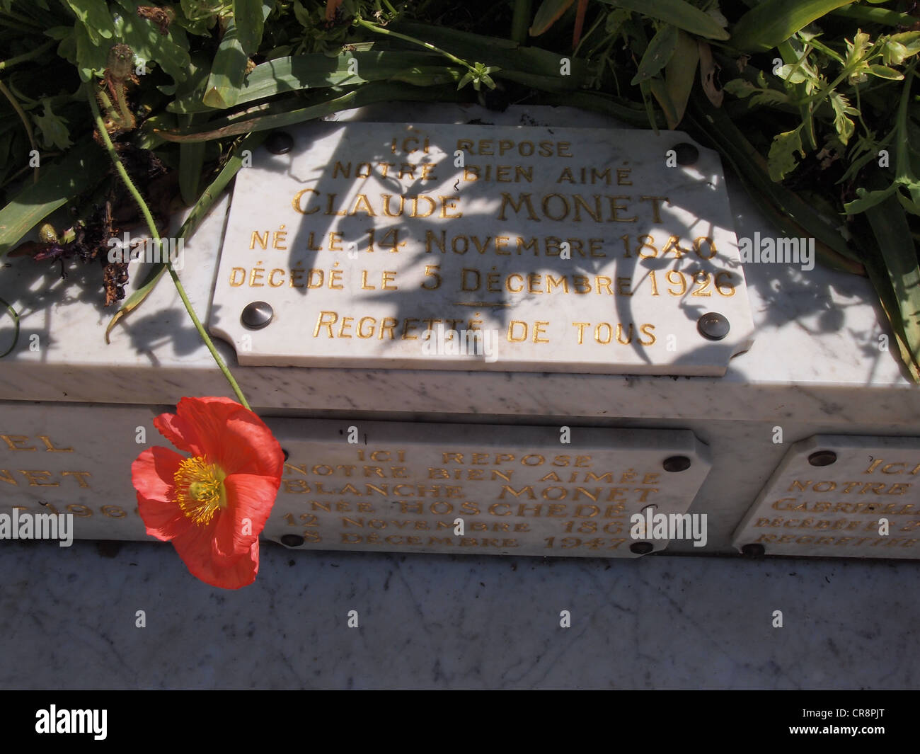 Grave of monet hi-res stock photography and images - Alamy