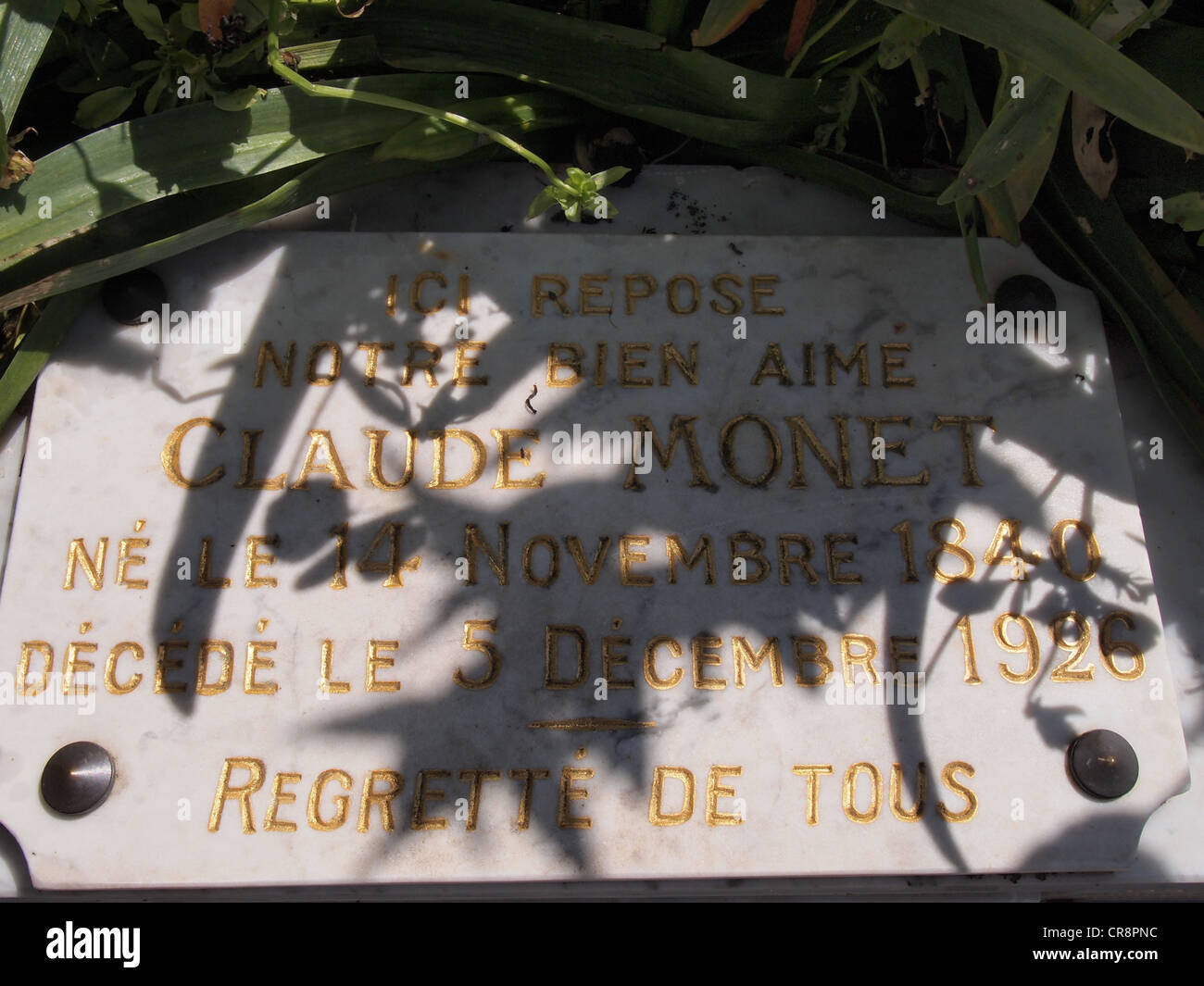 Grave of monet hi-res stock photography and images - Alamy