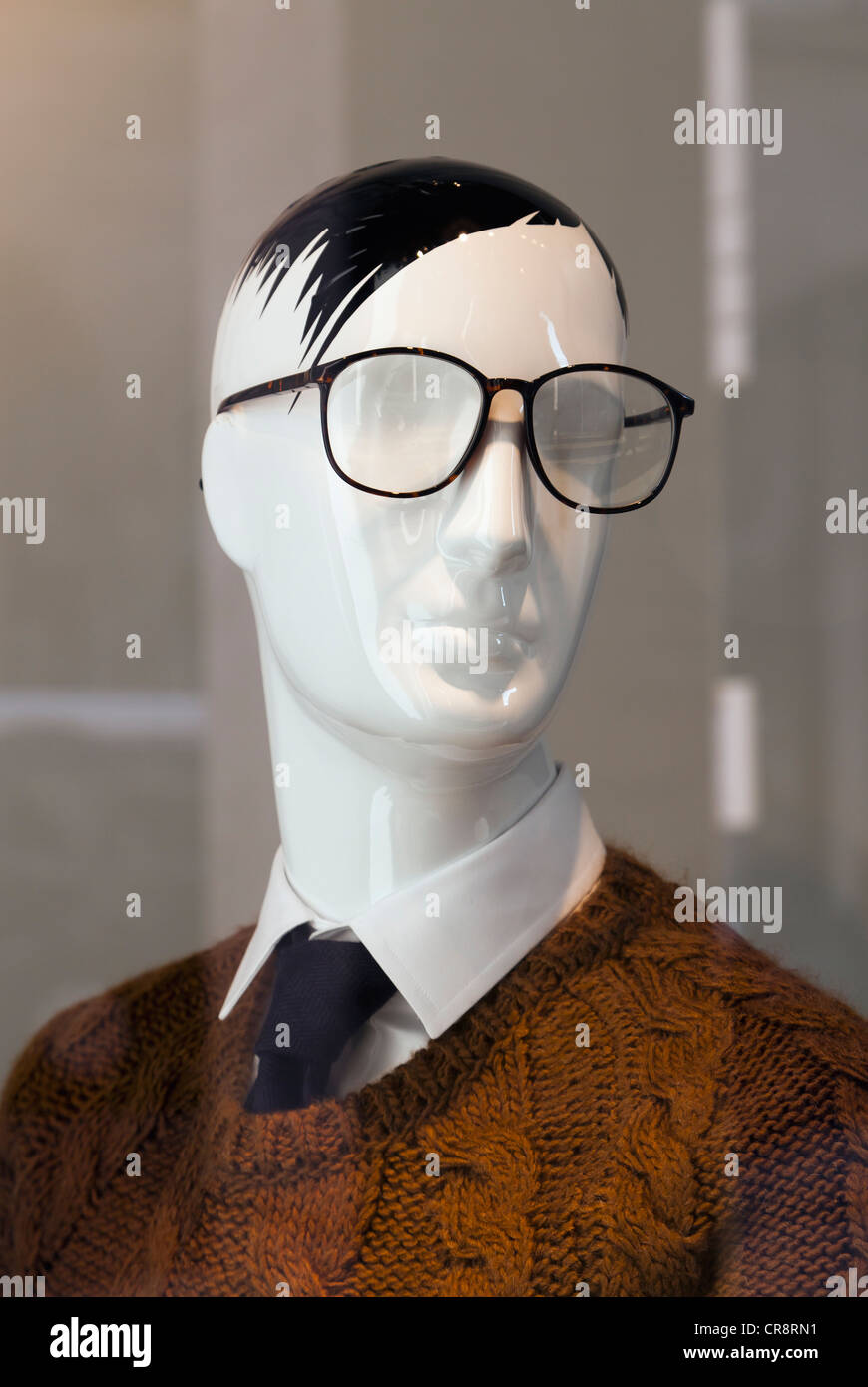 Shop-window mannequin, men's fashion Stock Photo - Alamy