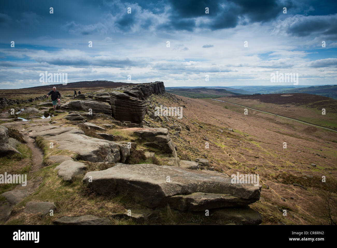 Stanage Edge in the Peak District. The longest gritstone edge in ...