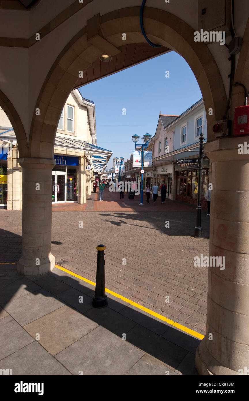 Caerphilly Caerphilli, South Wales, Castle Court Shopping Centre Stock ...