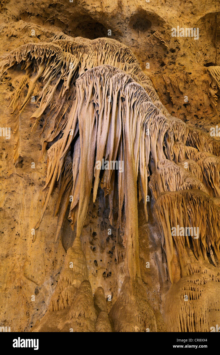 Calcite flowstone formation in the Big Room, Carlsbad Caverns National ...