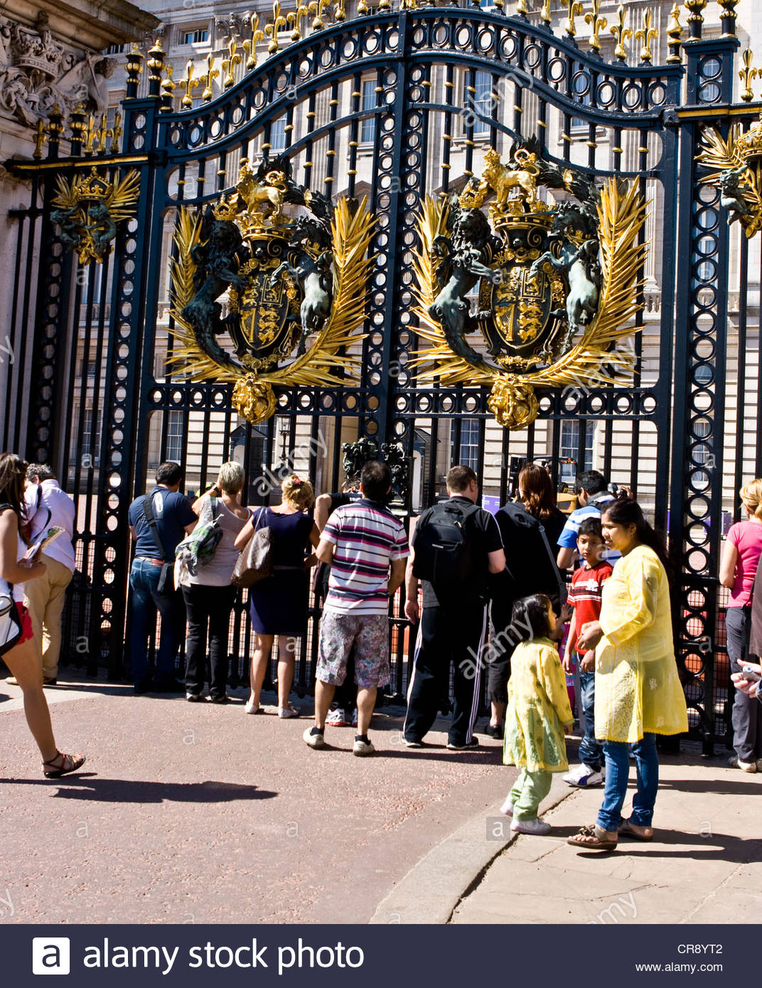 Grand Entrance Buckingham Palace High Resolution Stock Photography and ...