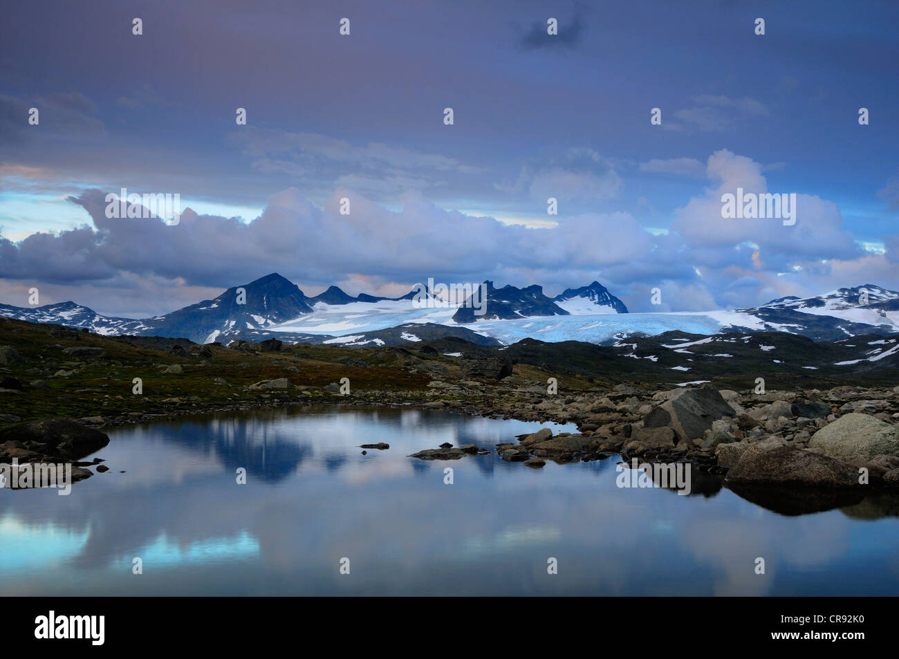 Jotunheimen national park photos hi-res stock photography and images ...