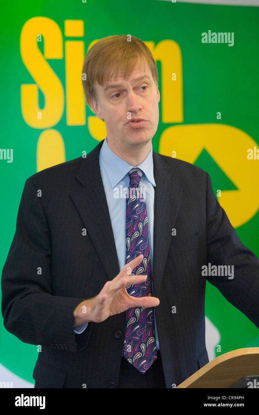 Ministerial visit of Stephen Timms to the Sportspark at the UEA in ...