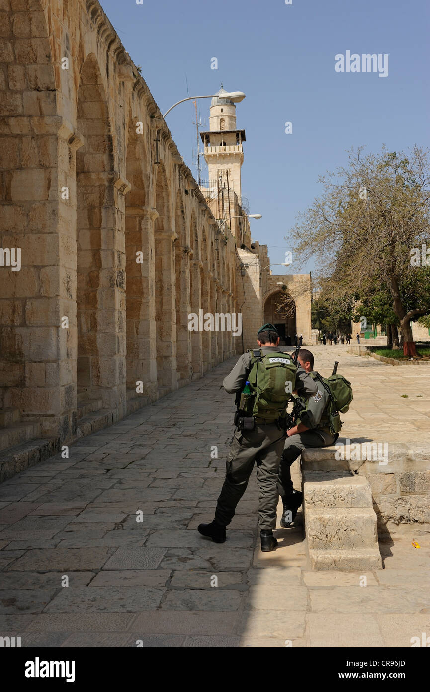 Muslim guards hi-res stock photography and images - Alamy
