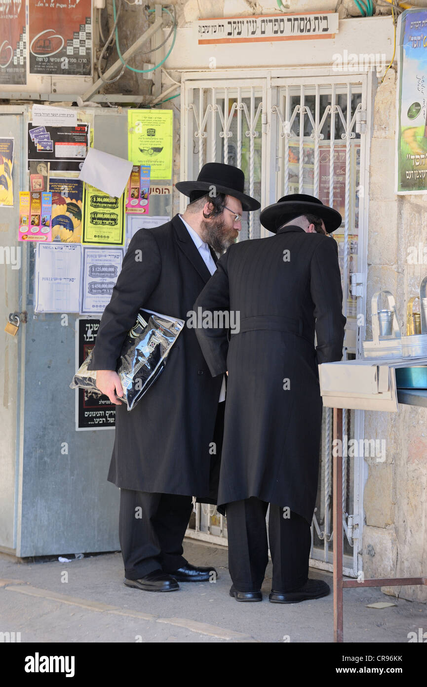 Orthodox jews hi-res stock photography and images - Alamy