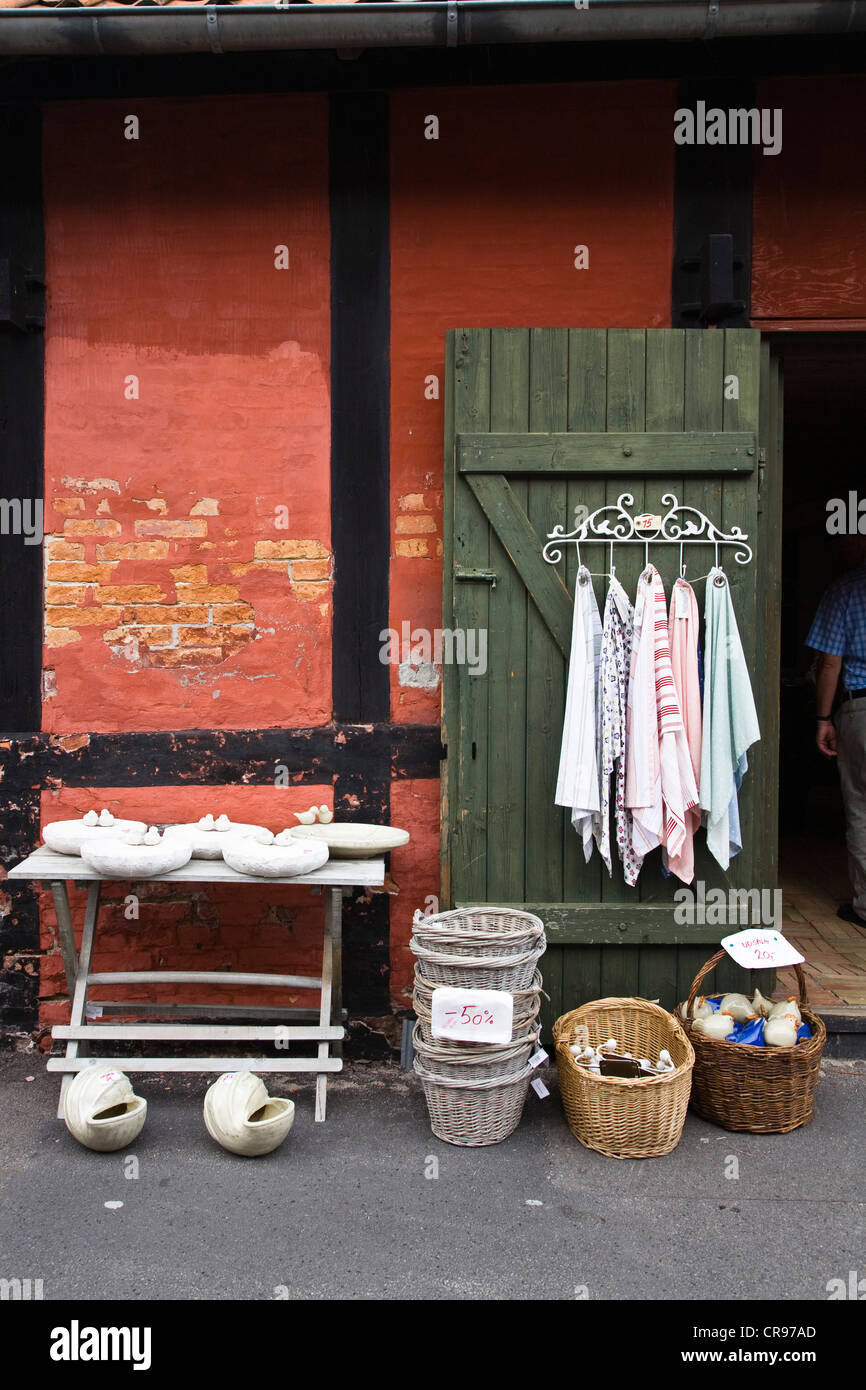Junk shop exterior hi-res stock photography and images - Alamy
