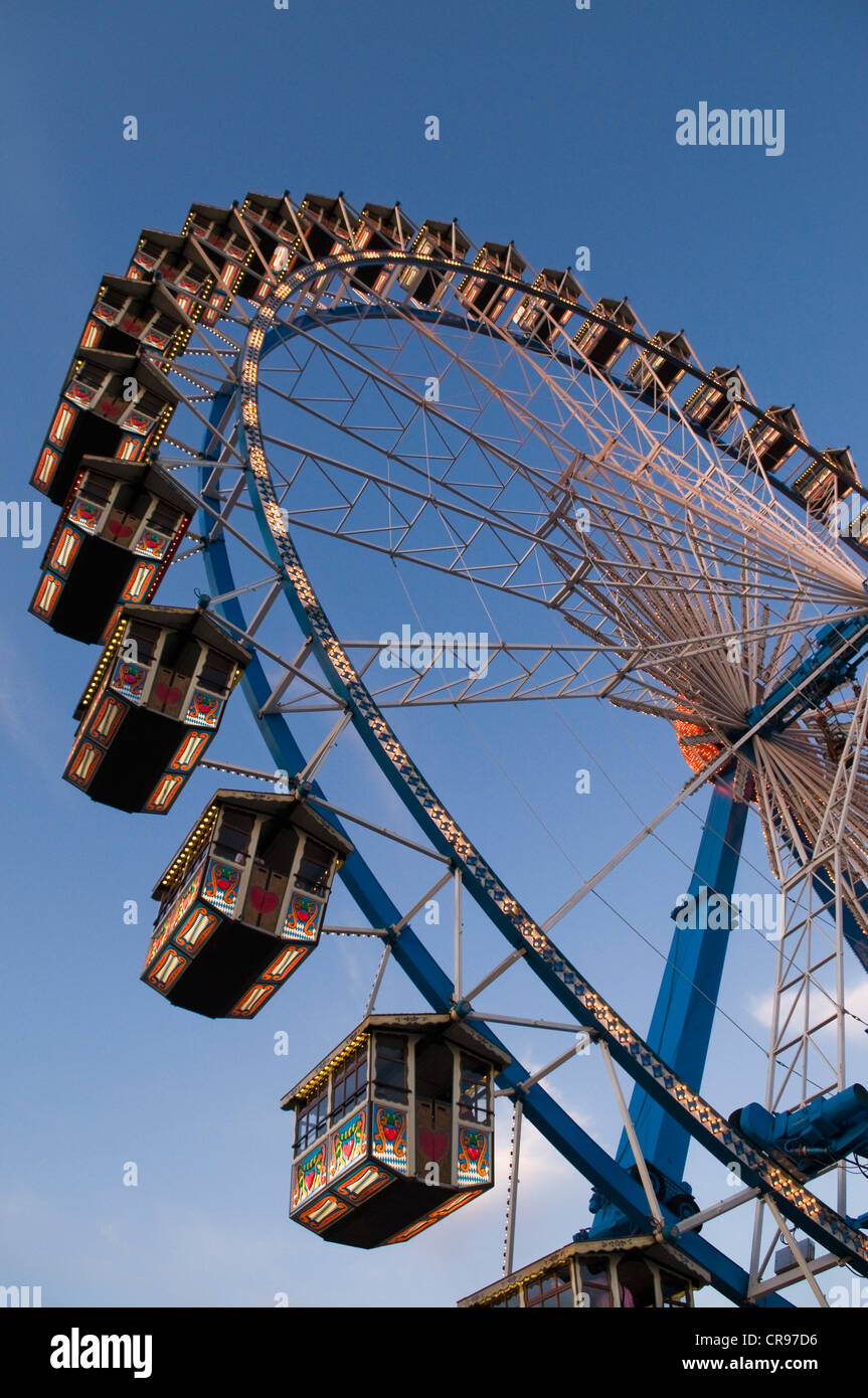 Ferris wheel, Oktoberfest, Wiesn, dawn, Munich, Upper Bavaria, Germany ...