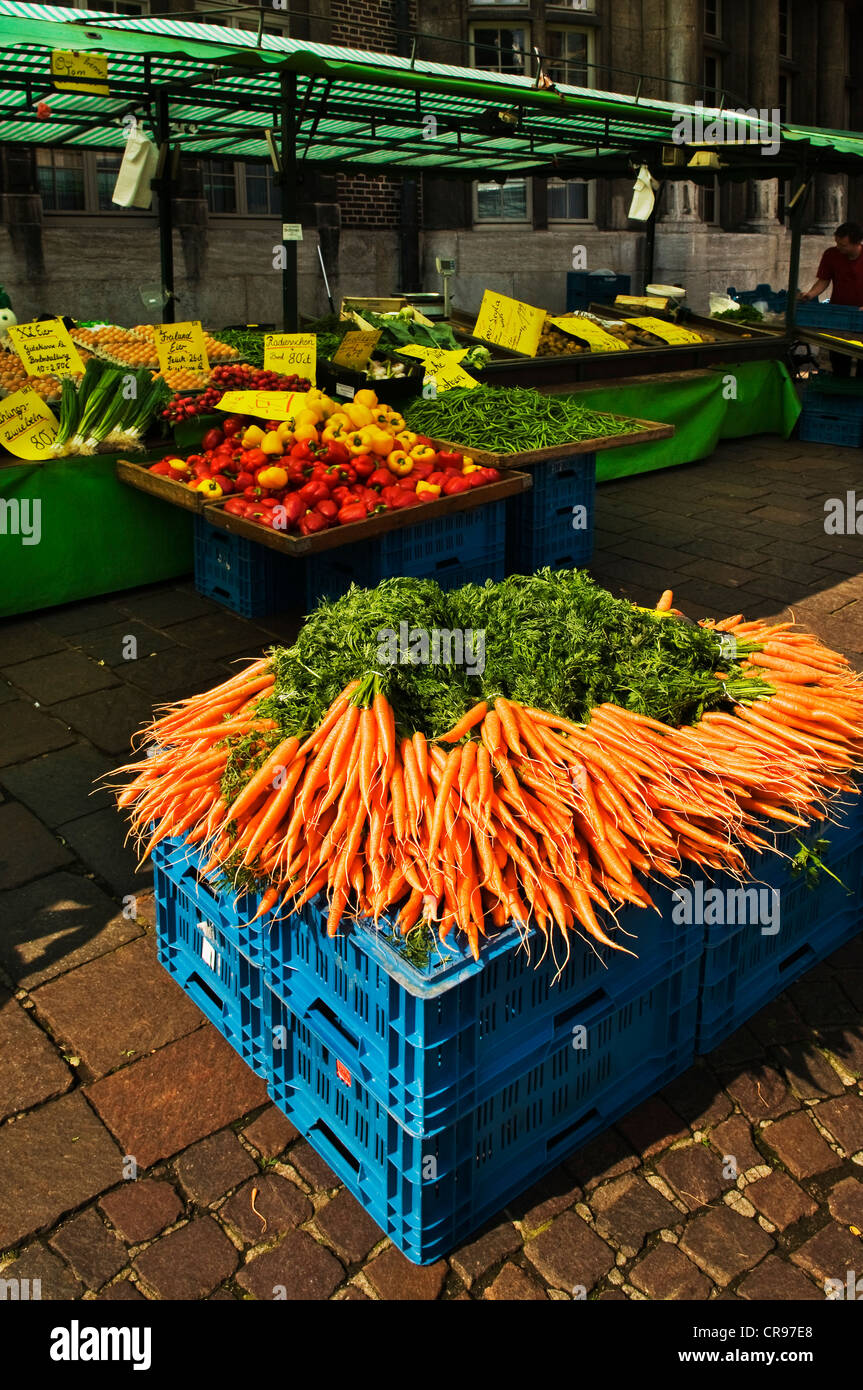 Vegetable market stall on Domshof between St. Peter's Cathedral, St ...