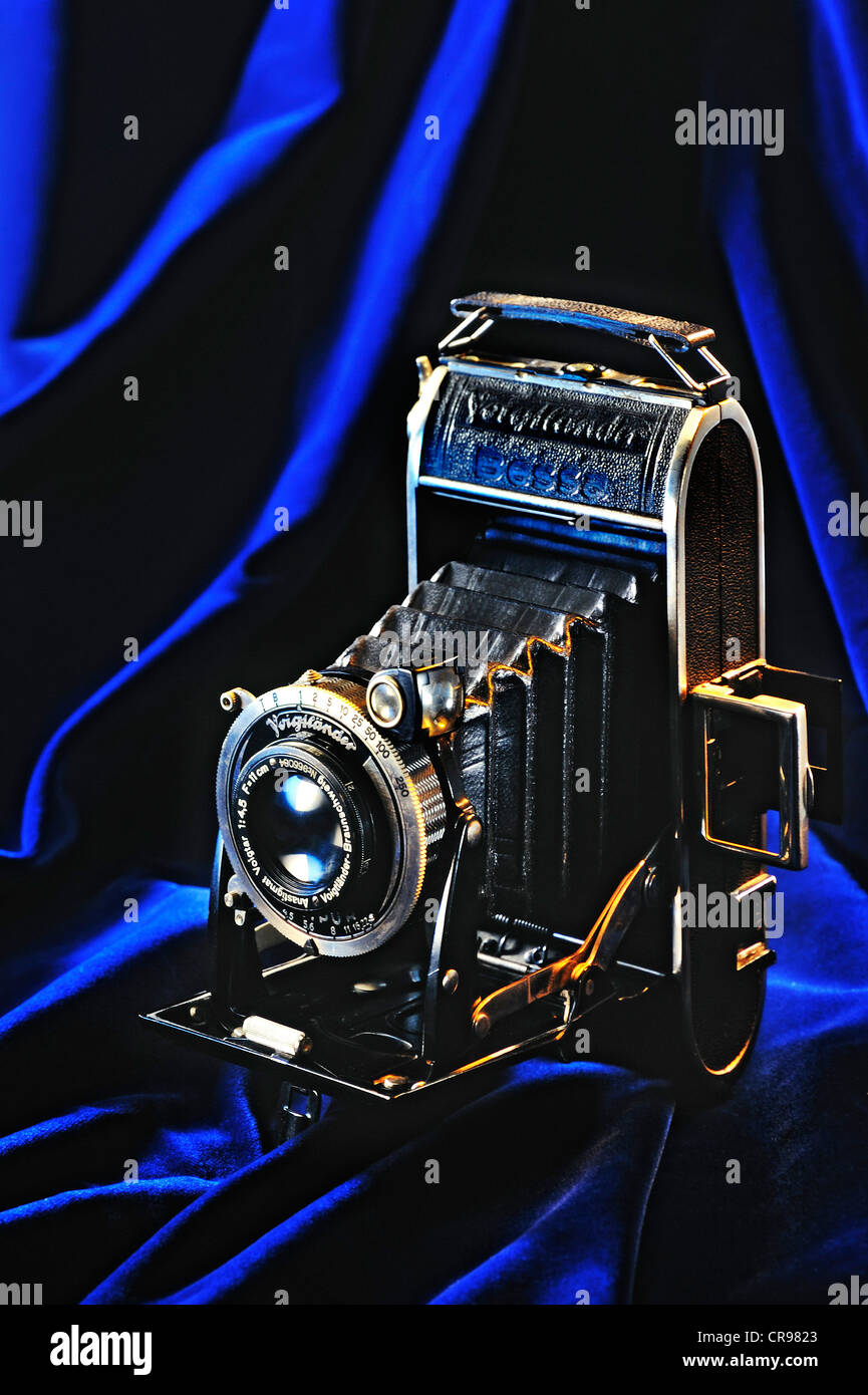 Bellows cameras hi-res stock photography and images - Alamy