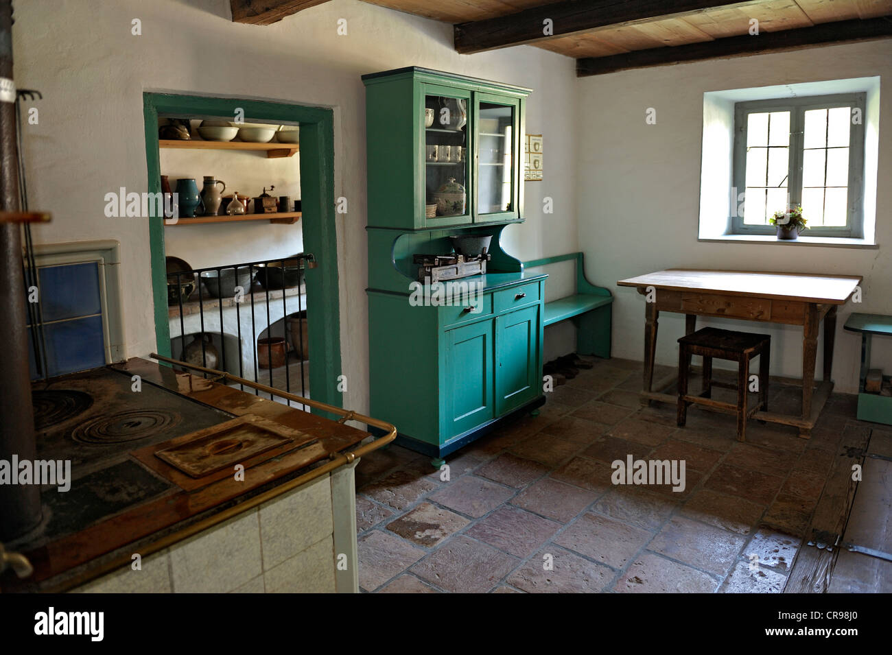 Old farmhouse cottage kitchen hi-res stock photography and images - Alamy