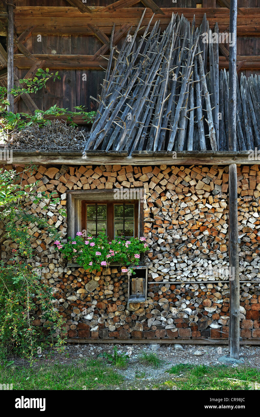 Building hay stacks hi-res stock photography and images - Alamy