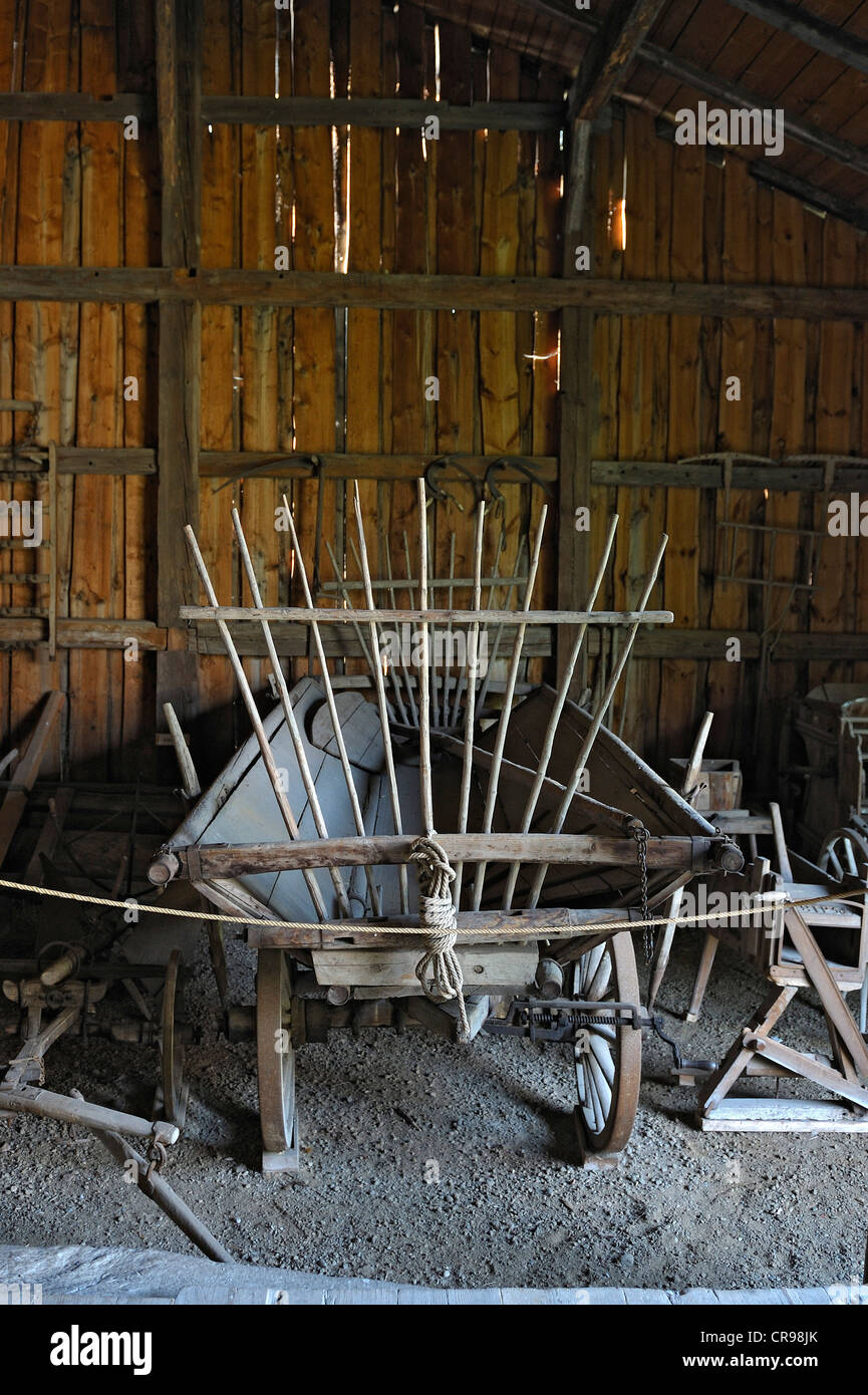 Old farm carriage, Holzmann Farm, Bauernhausmuseum Amerang farmhouse ...