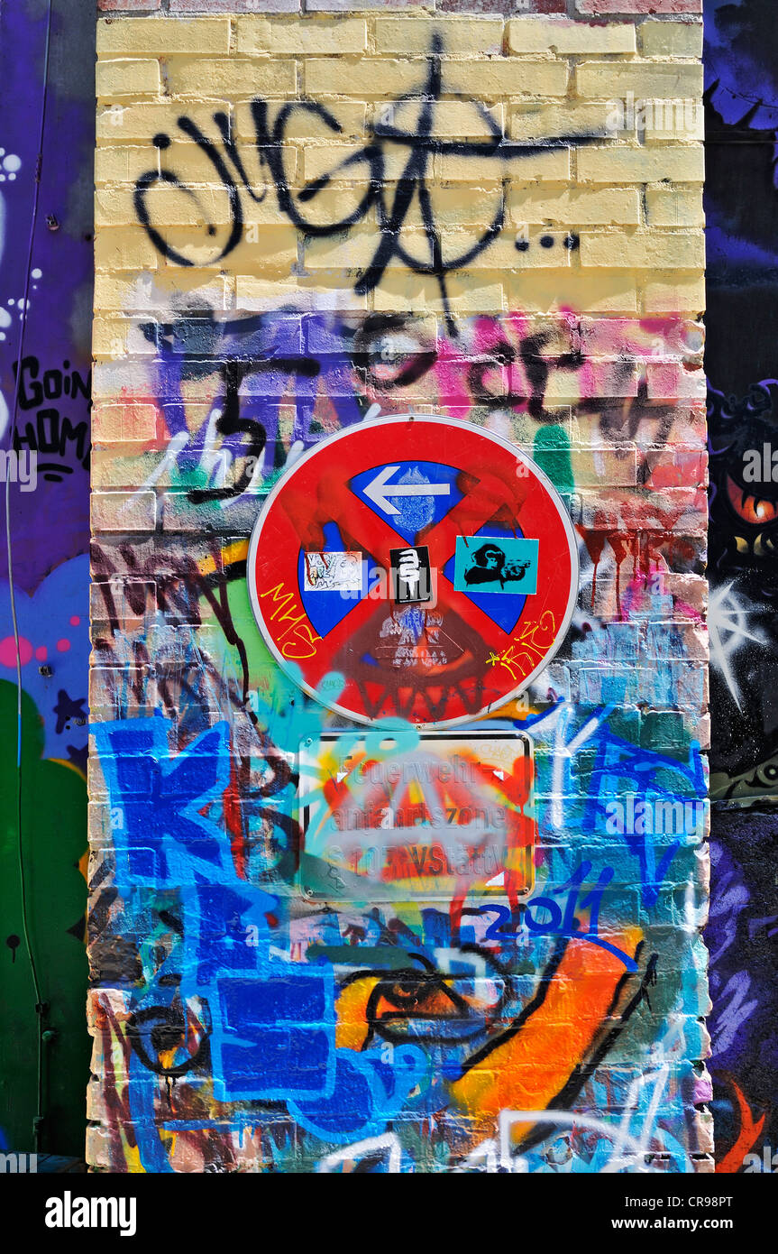 Graffiti sign prohibition hi-res stock photography and images - Alamy
