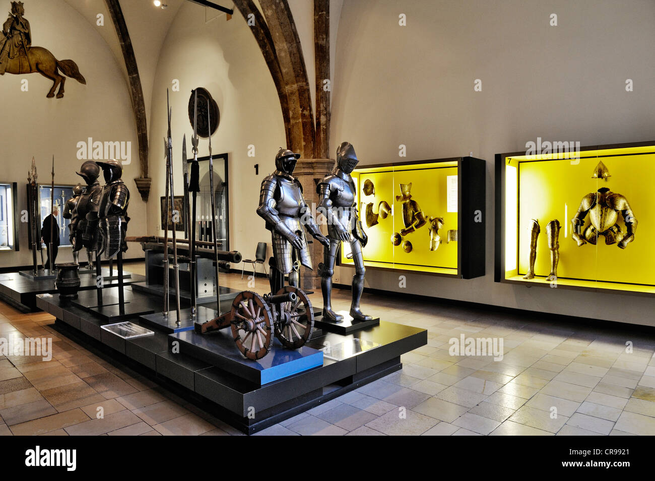 Medieval full plate armour hi-res stock photography and images - Alamy