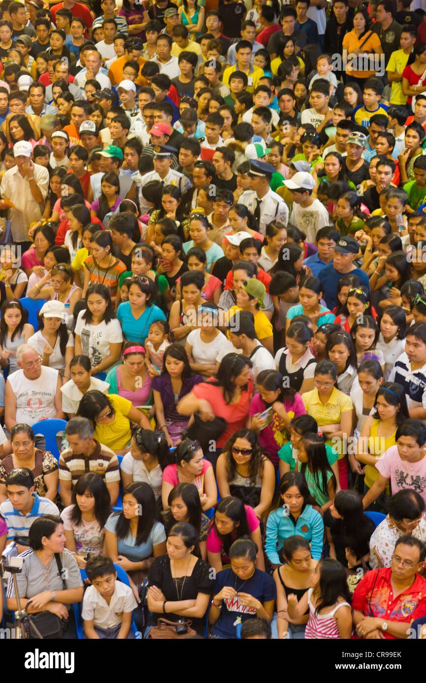 Filipino crowd hi-res stock photography and images - Alamy