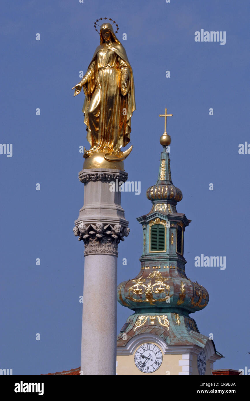 Golden statue of Virgin Mary Stock Photo - Alamy