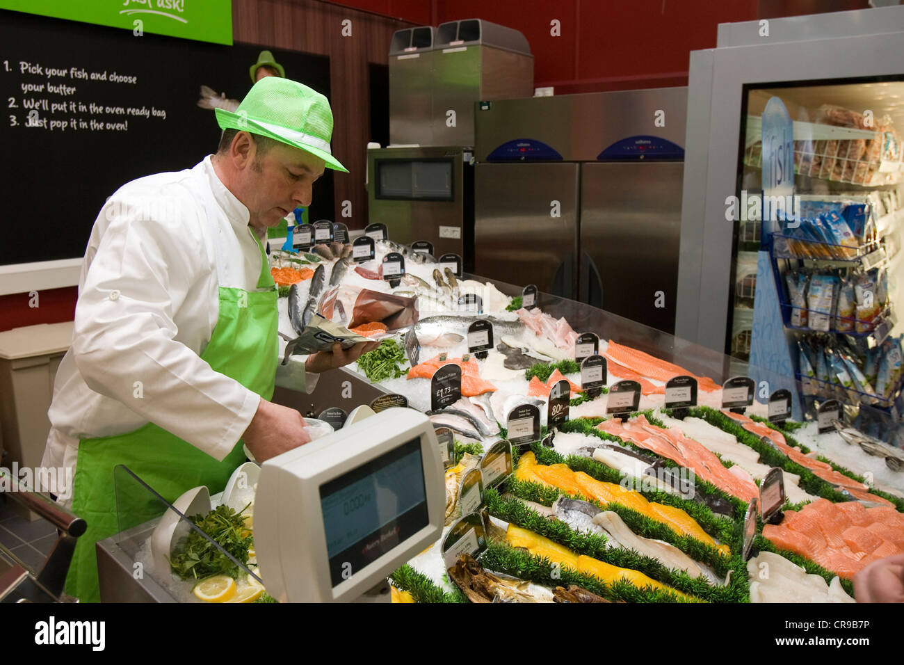 Supermarket Fish Counter High Resolution Stock Photography and Images ...
