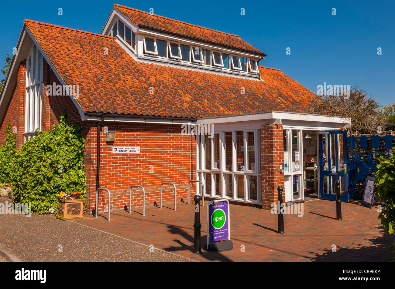 The Library in Bungay , Suffolk , England , Britain , Uk Stock Photo ...