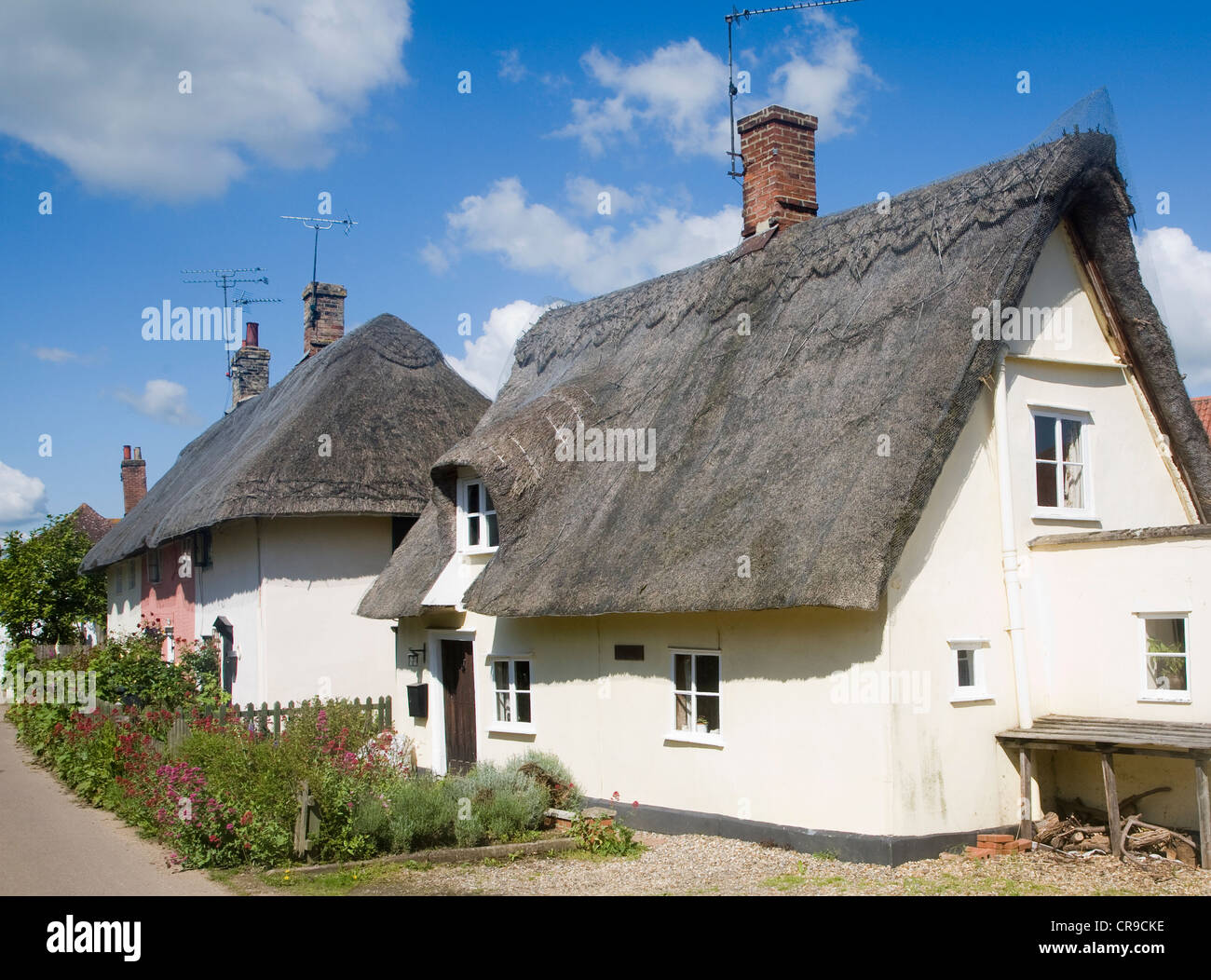 Attractive thatched homes in the village of Rattlesden, Suffolk ...