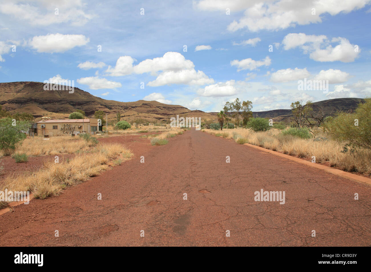 Road in the ghost town of Wittenoom Australia Stock Photo - Alamy