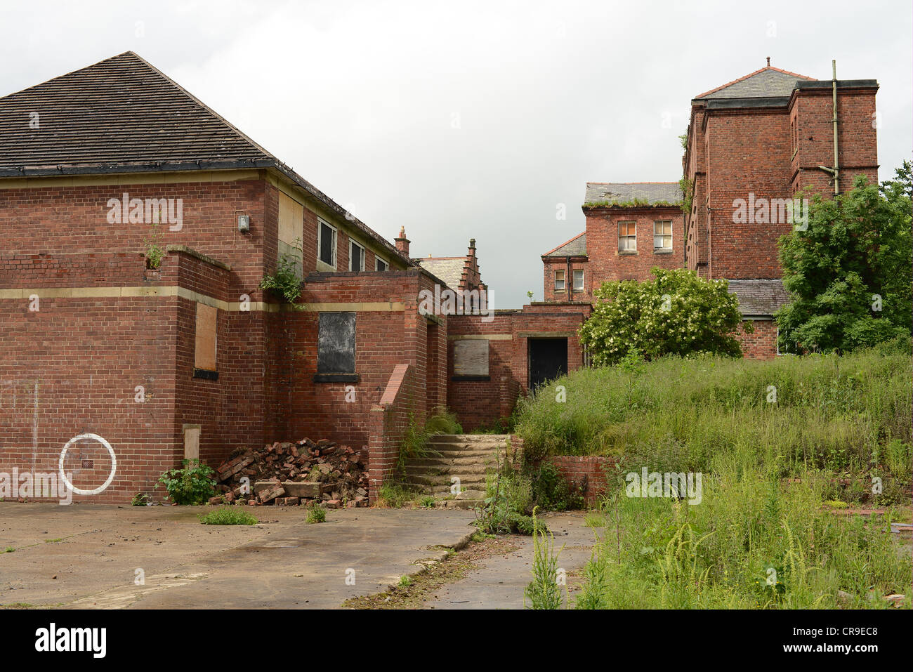 Run Down School Building Stock Photos & Run Down School Building Stock ...