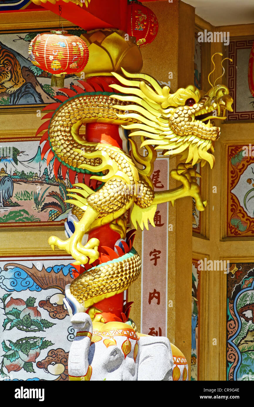Chinese dragon symbol emperor dominant hi-res stock photography and ...