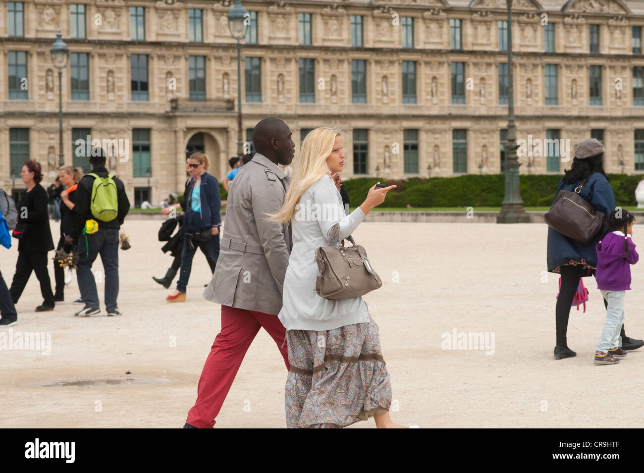 Paris france mixed race couple hi-res stock photography and images - Alamy