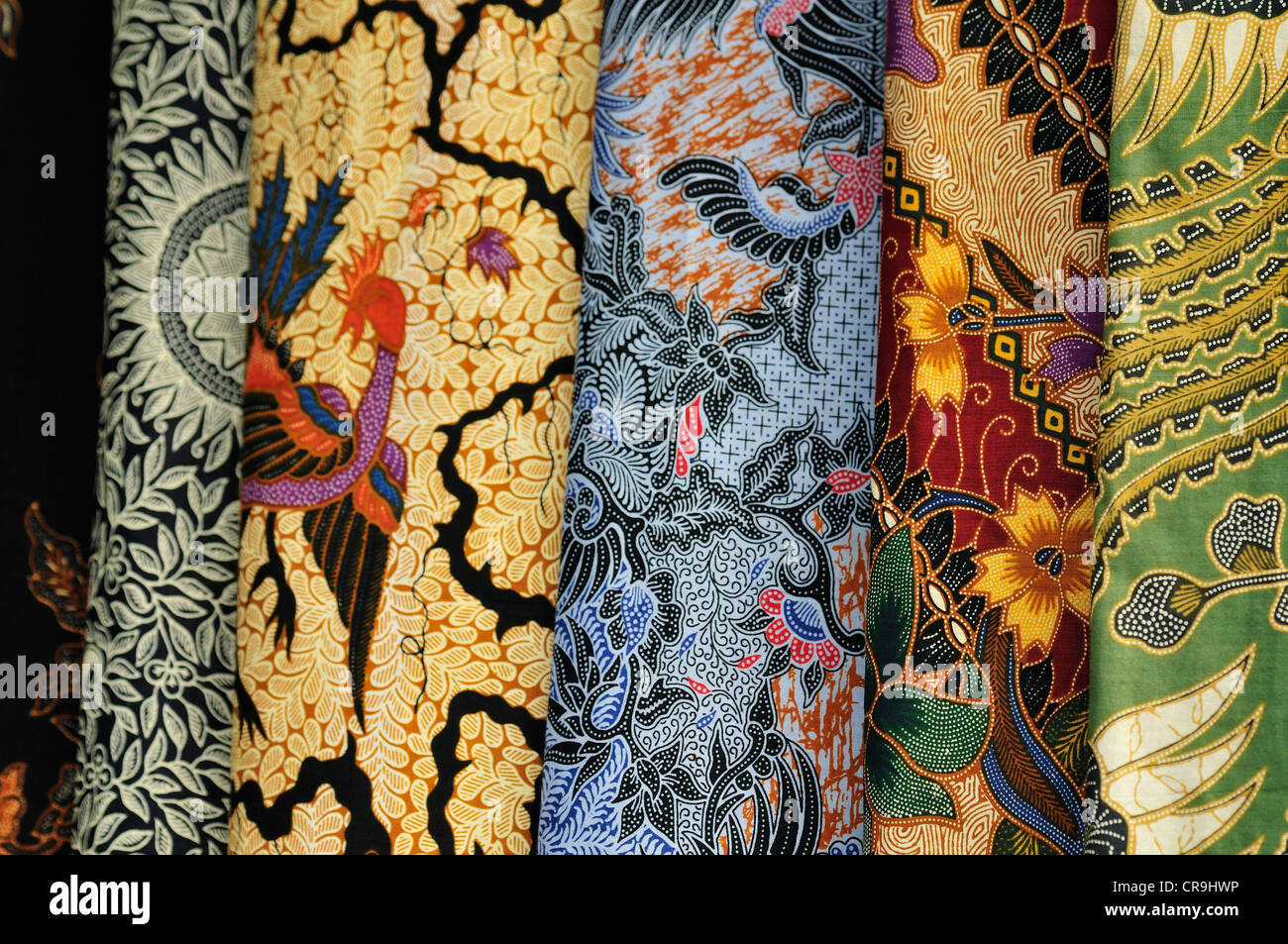 Sarong asia hi-res stock photography and images - Alamy