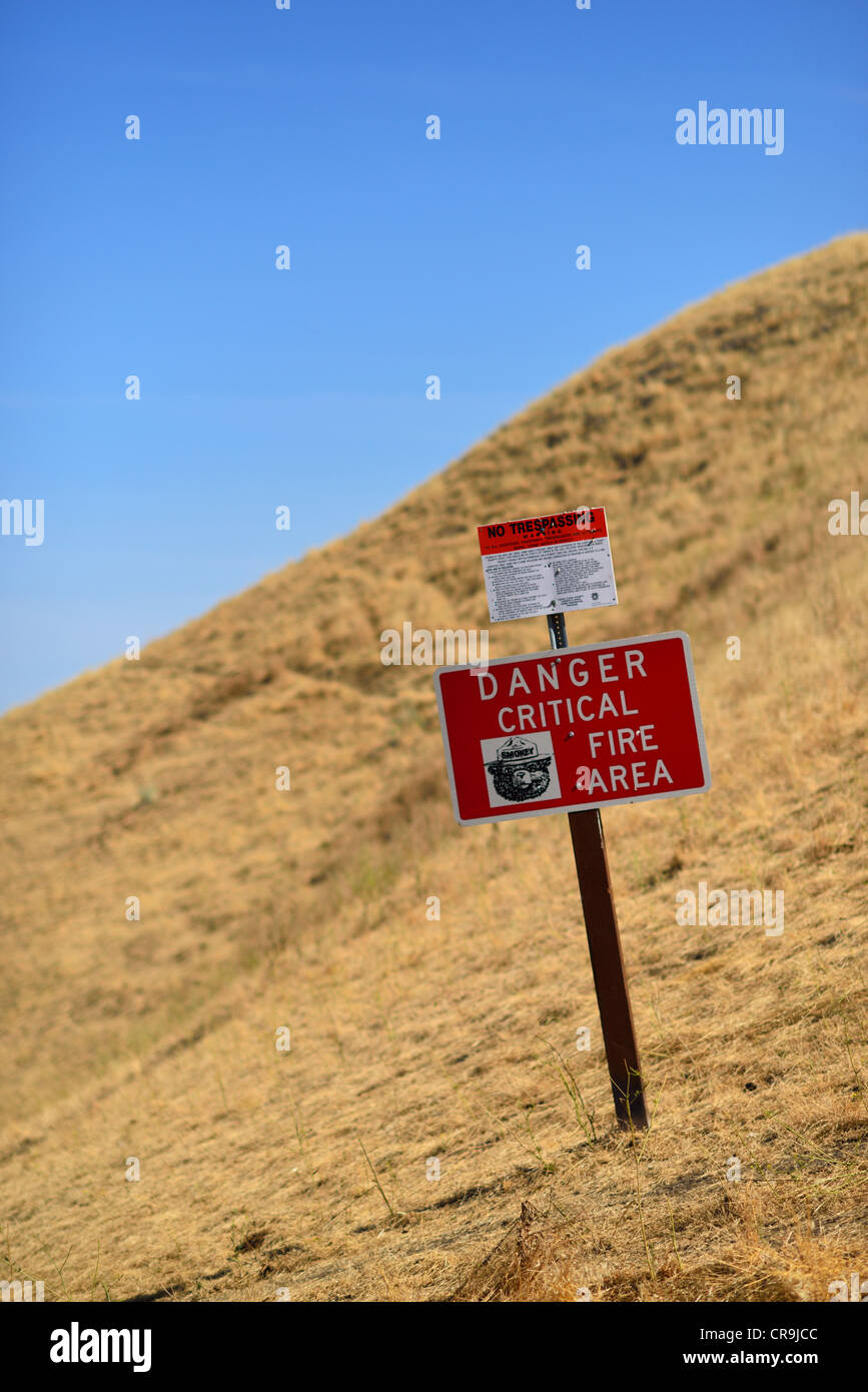 Danger critical fire area - no trespassing, San Jose CA Stock Photo - Alamy