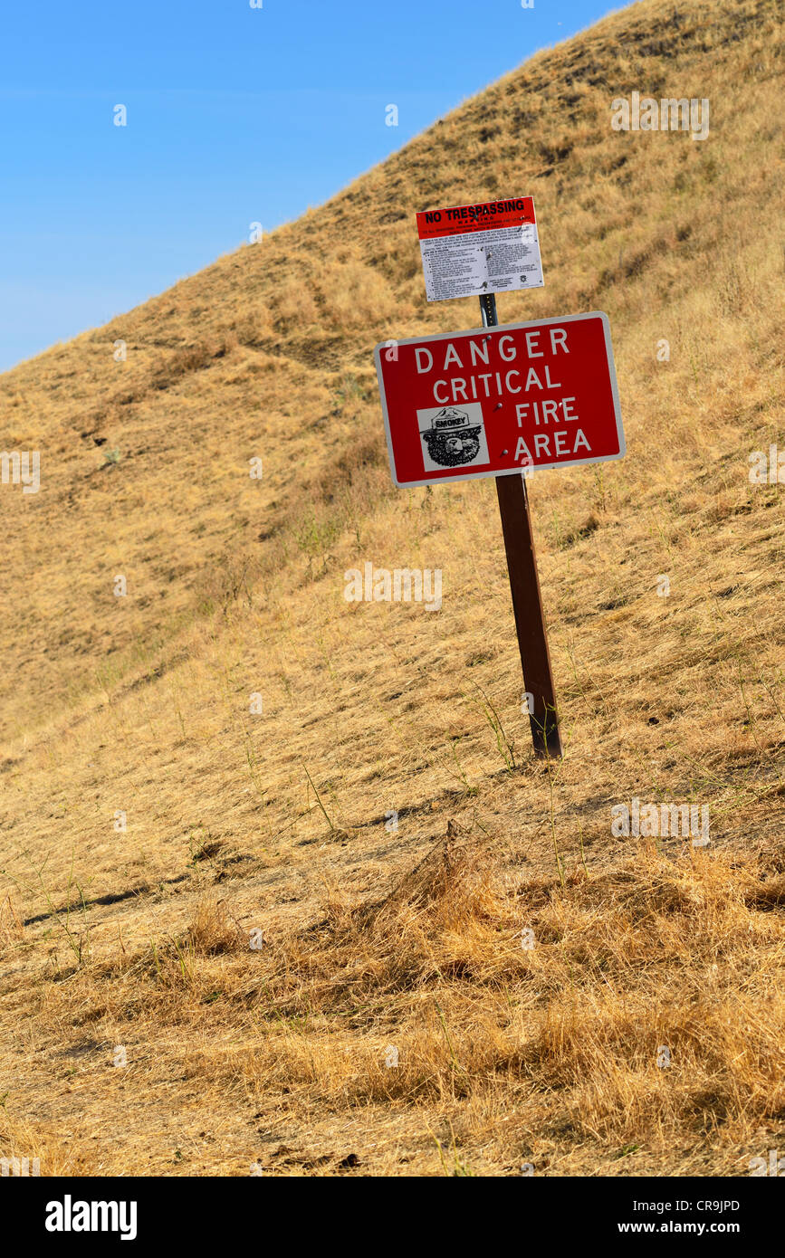 Danger critical fire area - no trespassing, San Jose CA Stock Photo - Alamy