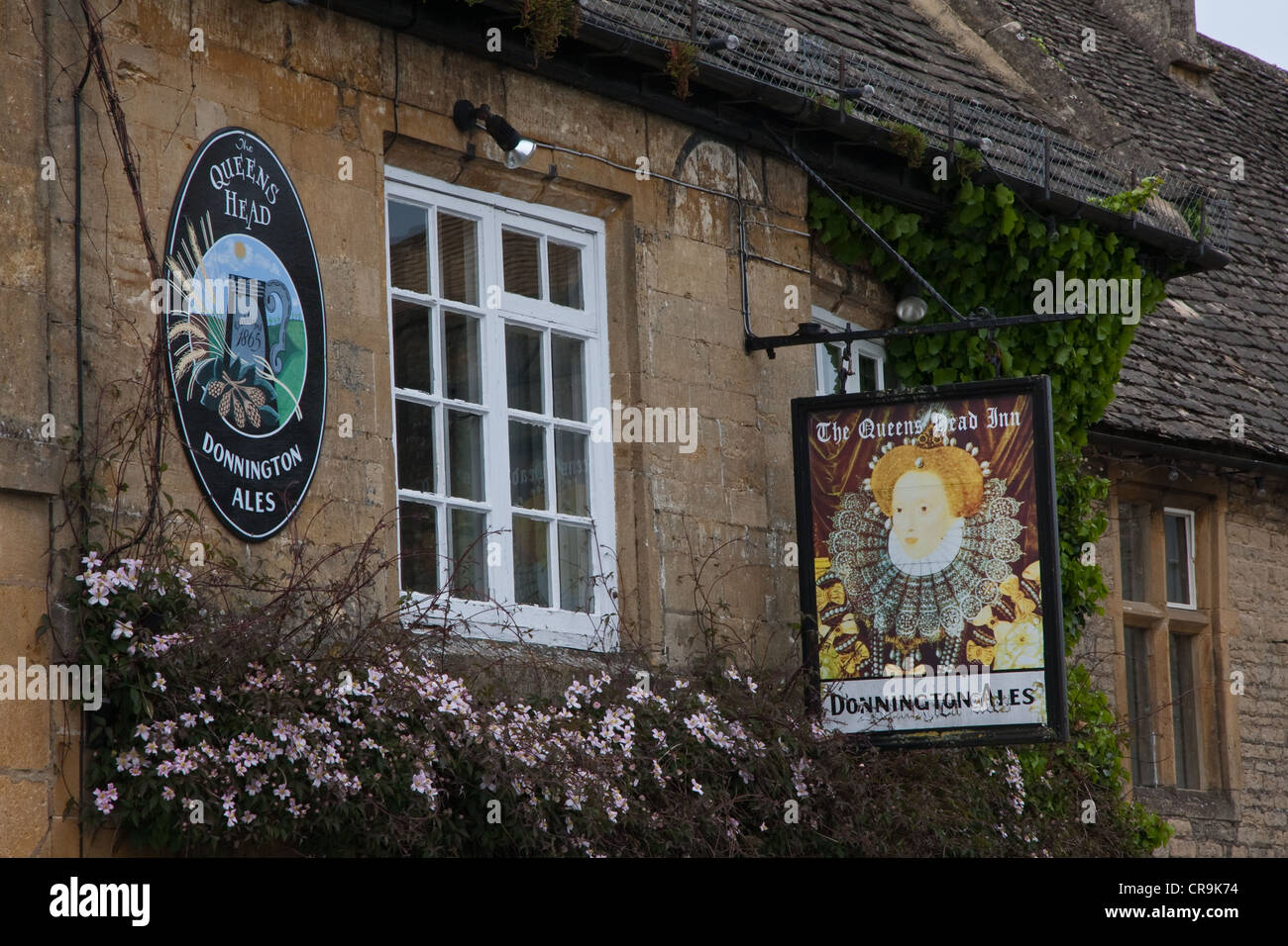 Cotswolds signs hi-res stock photography and images - Alamy