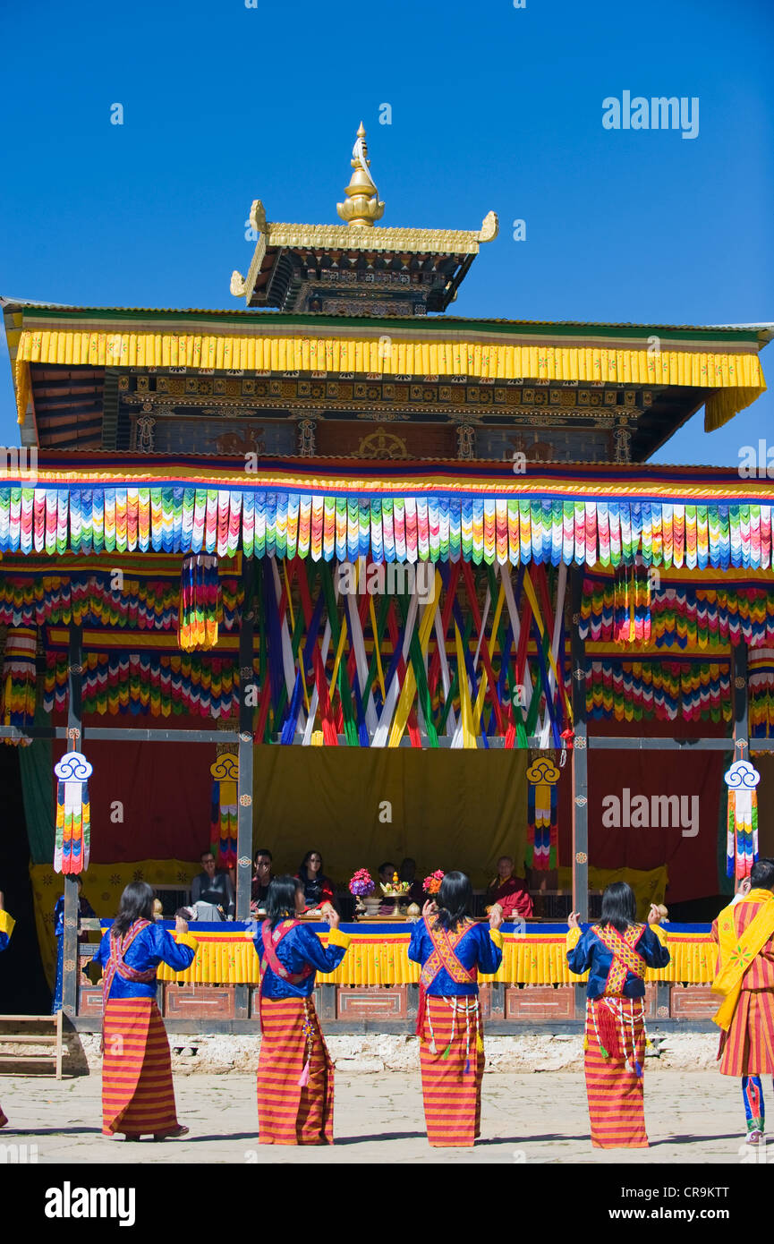dancers at Tsechu festival, Gangtey Gompa Monastery, Phobjikha valley, Bhutan, Asia Stock Photo ...