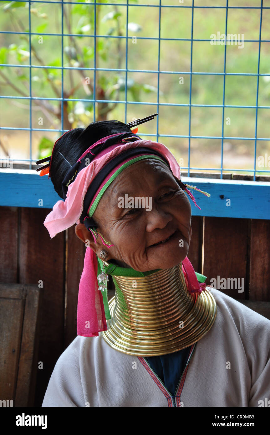 Long neck burmese lady Stock Photo - Alamy