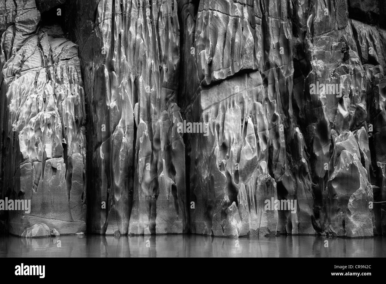 Vishnu Schist formation at the bottom of the canyon in Grand Canyon ...