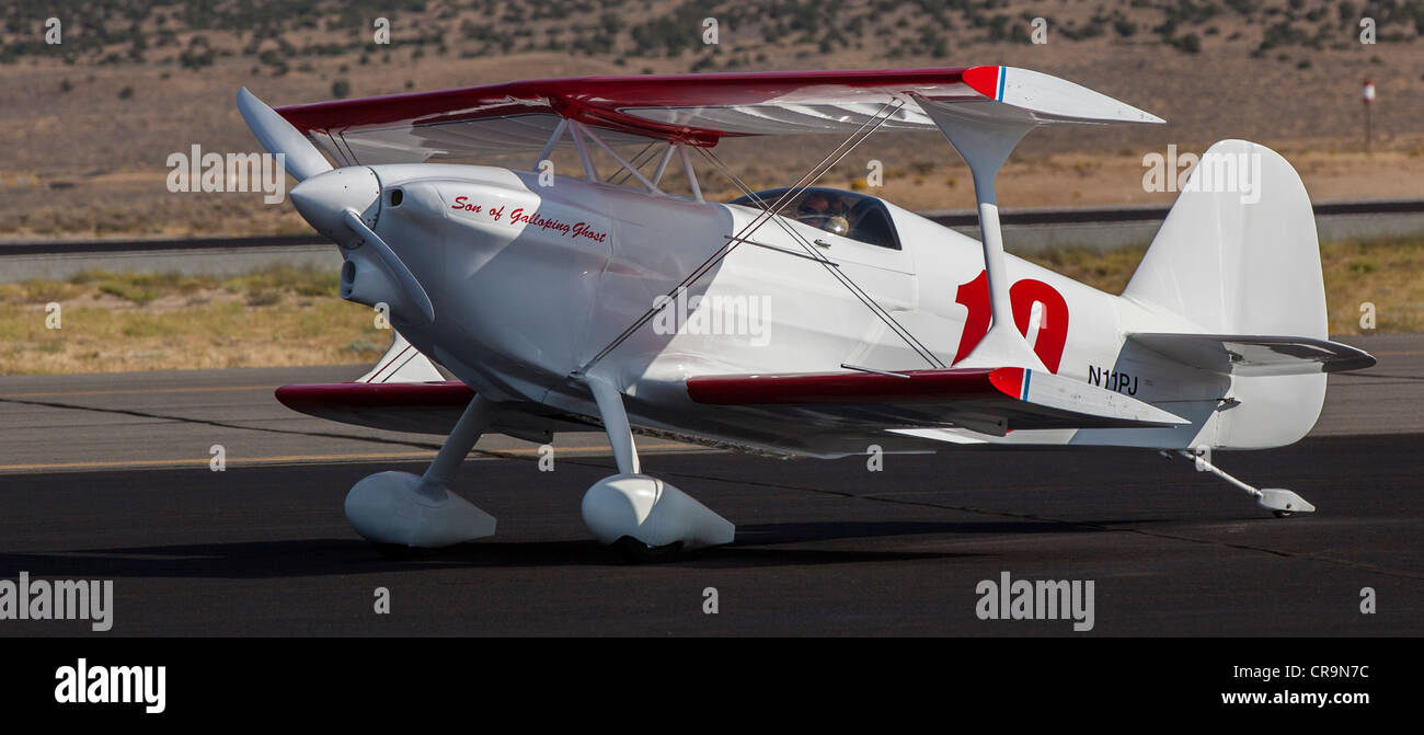 Biplane 2011 national championship air hi-res stock photography and ...