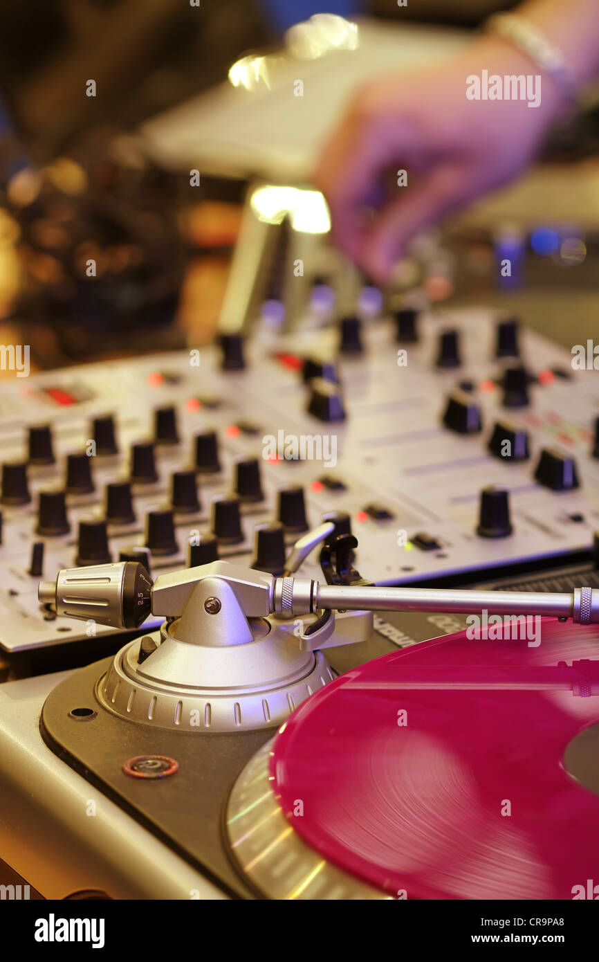 Dj music hi-res stock photography and images - Alamy