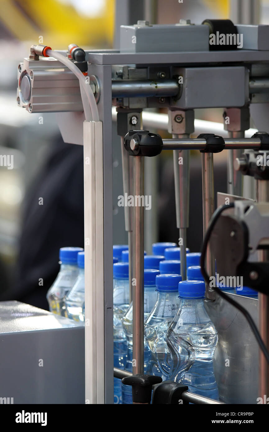 Water bottle line hi-res stock photography and images - Alamy