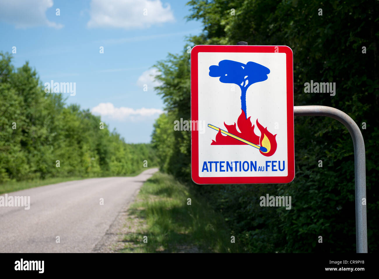 Fire warning sign hi-res stock photography and images - Alamy