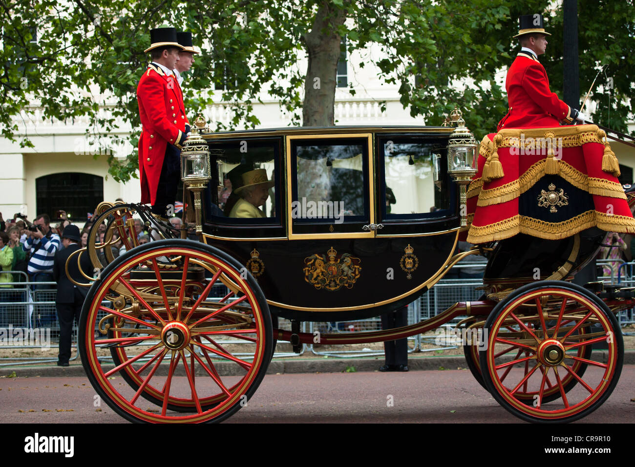 Queen Elizabeth in Carriage Stock Photo - Alamy