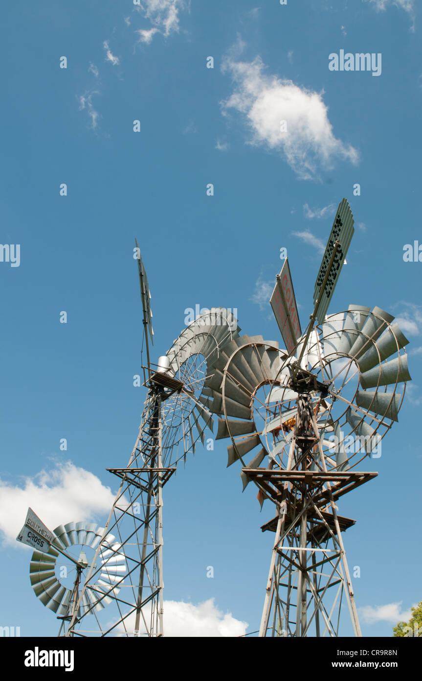 Australia outback windmill hi-res stock photography and images - Alamy