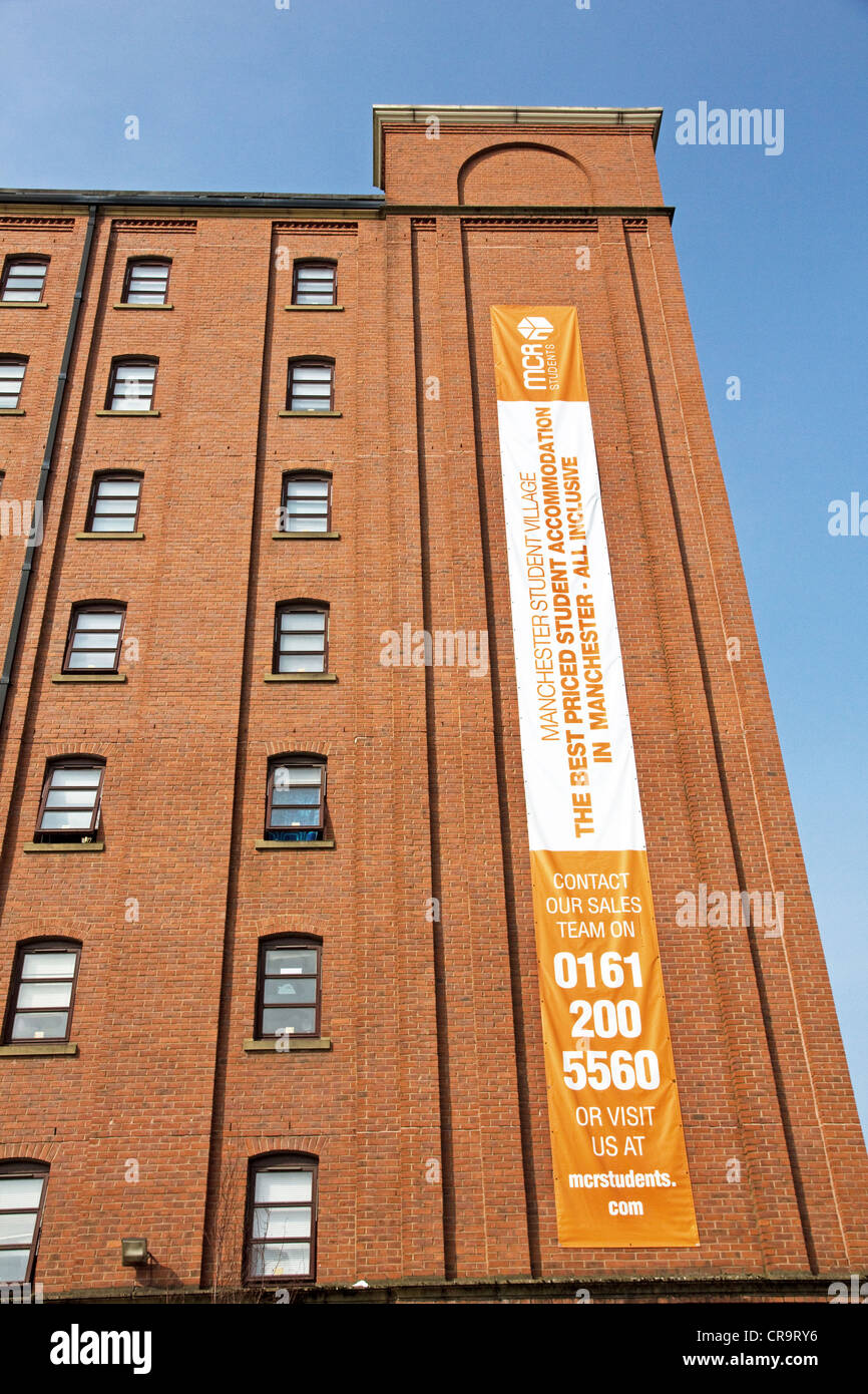 Converted flats high street hi-res stock photography and images - Alamy