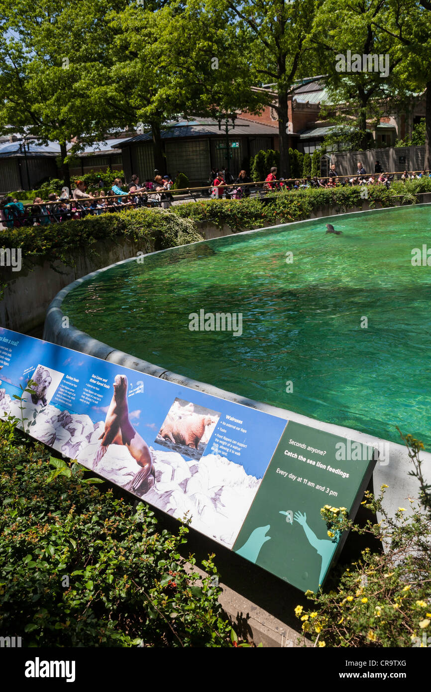 Bronx Zoo Sign High Resolution Stock Photography and Images - Alamy
