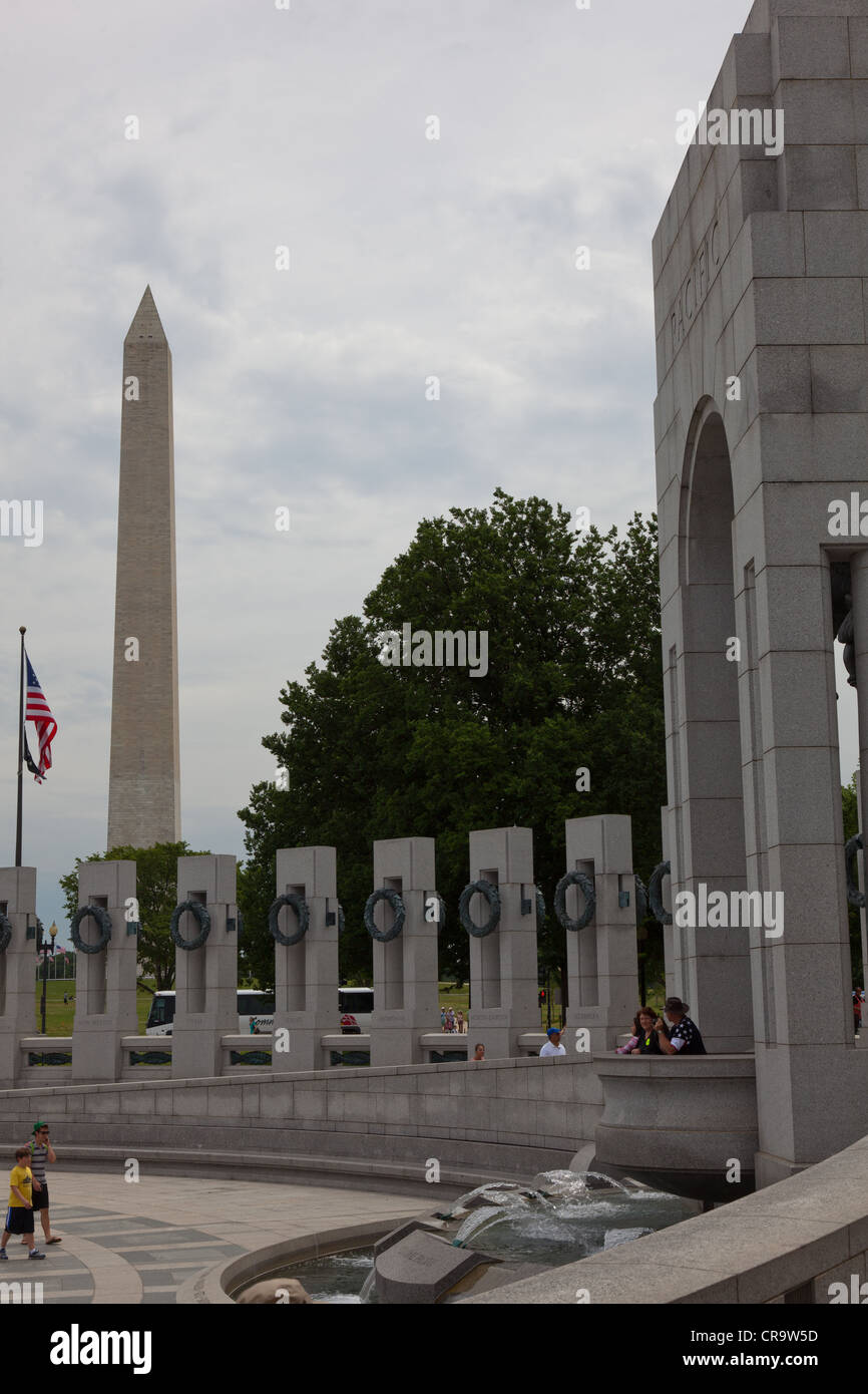 World War II Memorial with Washington Monument in background Stock ...