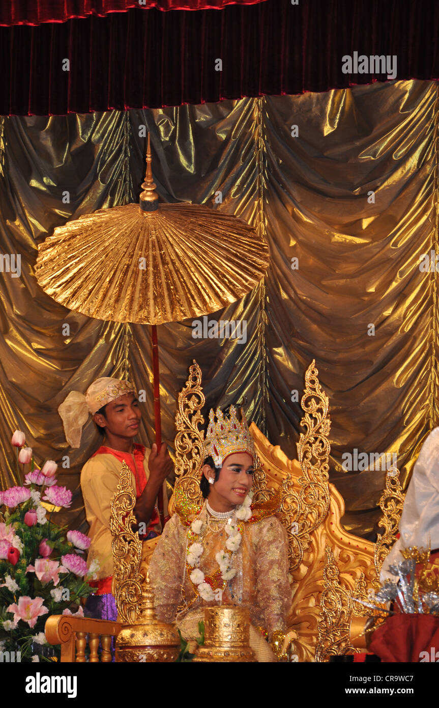 Traditional theatre in myanmar hi-res stock photography and images - Alamy